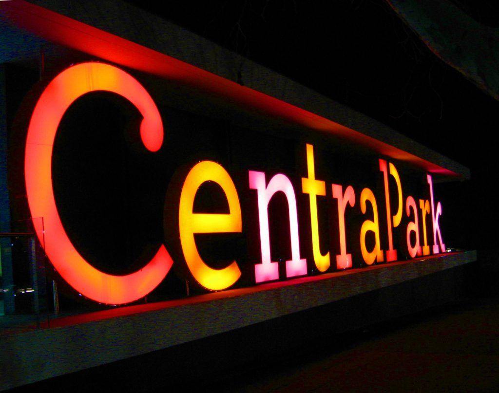 Central_Park_sign_night - Schaefer Sign Works